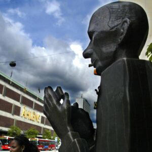 Kommunen tog lagen i egna händer: Rev hus man inte äger