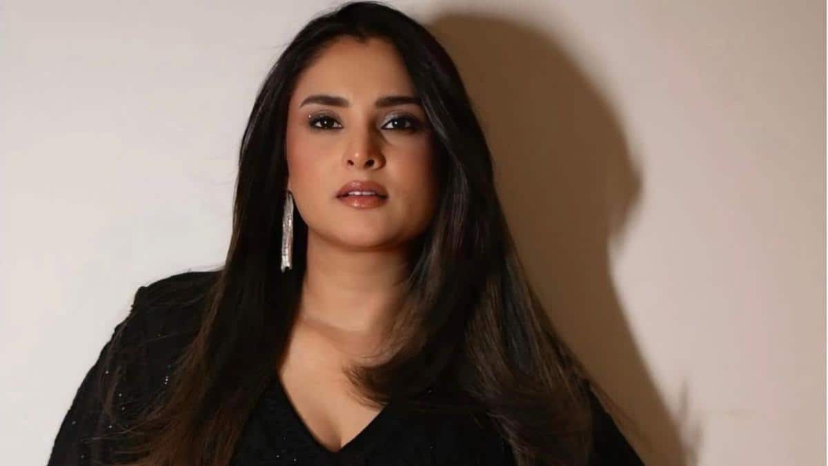Actor Ramya compares mindset of men with dogs, says 'put all men in jail'