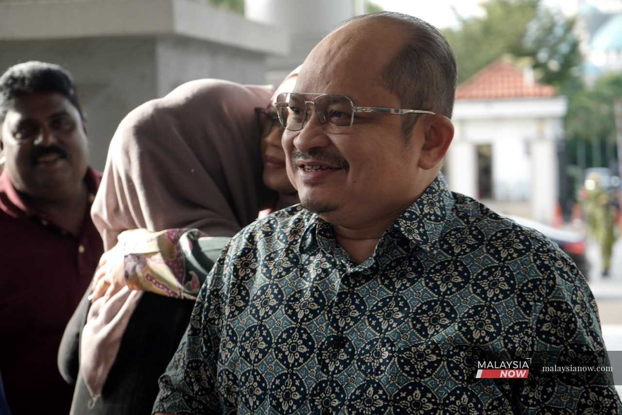 Tei warns Anwar and Azam again: I won't give up