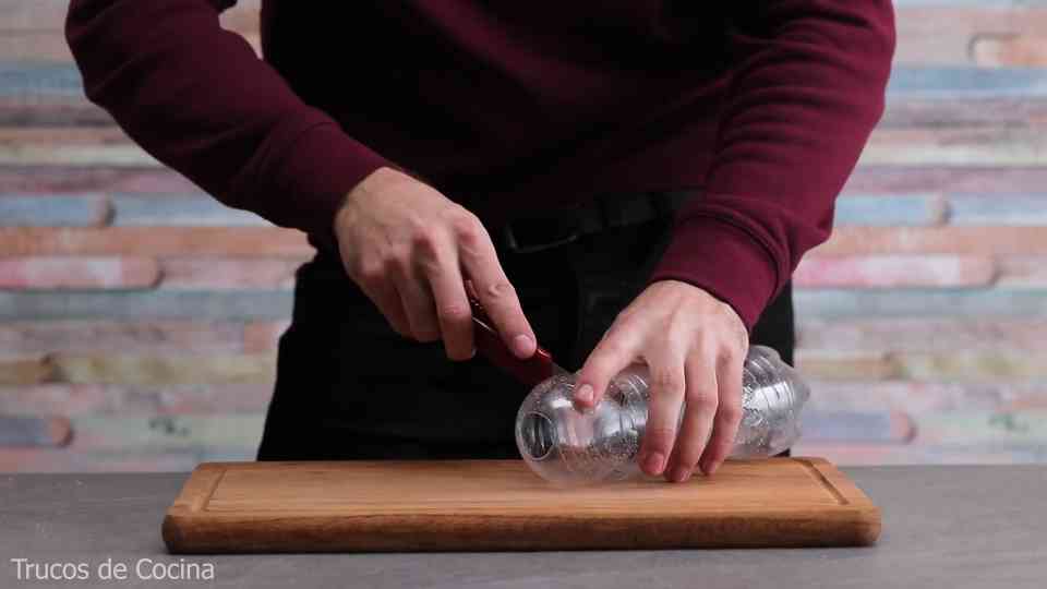 14 trucos caseros con botellas de plástico que funcionan