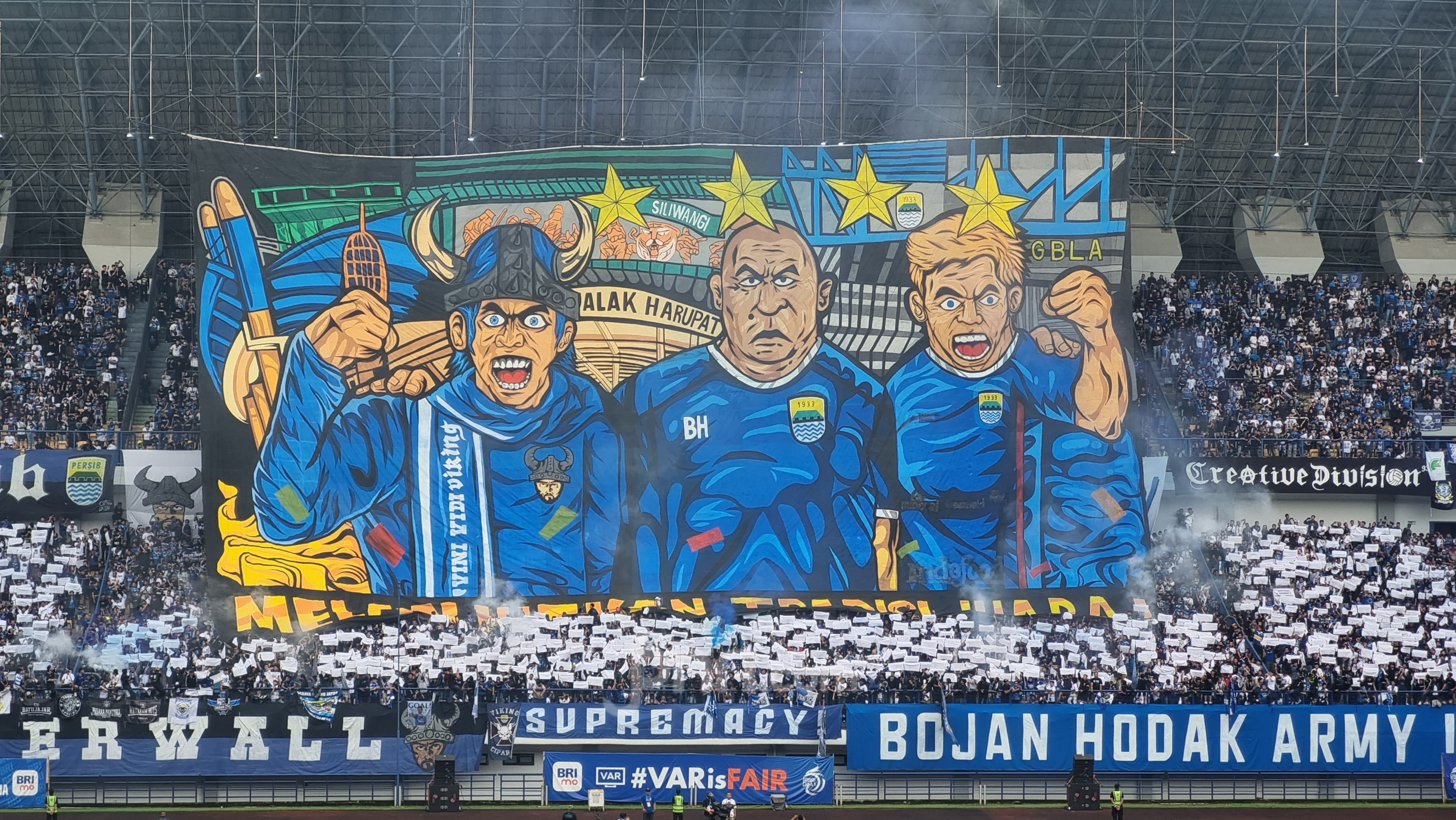 Viking janjikan koreo spektakuler saat Persib hadapi Persija