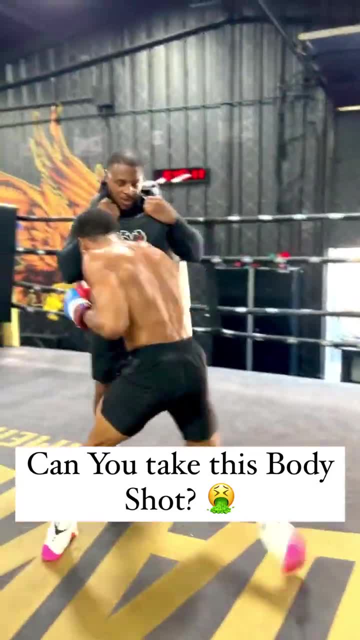 Can you take his body shot? | Floyd Schofield Jr uncorks a crippling ...