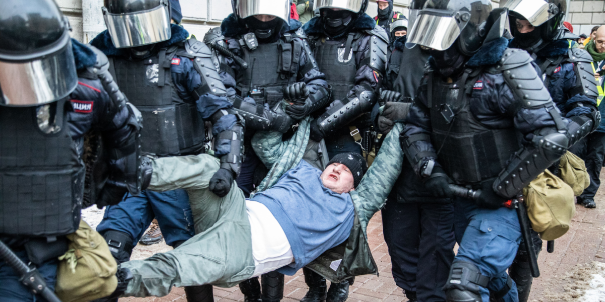 Punk fans searched and beaten by police in Moscow