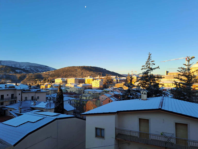 Gelo sulle montagne d'Abruzzo, -17.4°C a Navelli