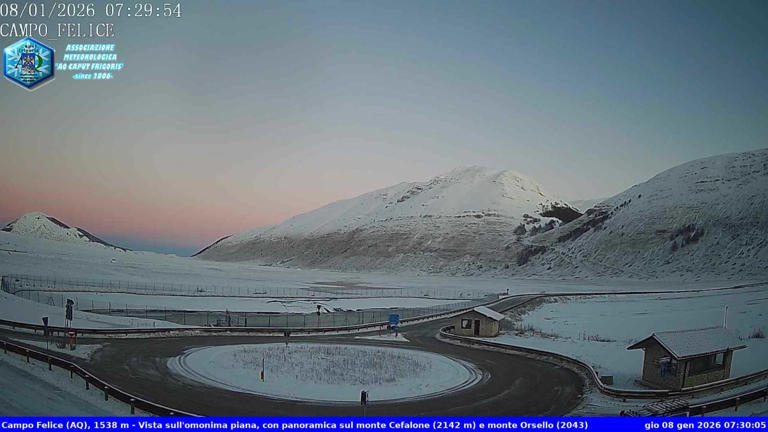 Gelo sulle montagne d'Abruzzo, -17.4°C a Navelli