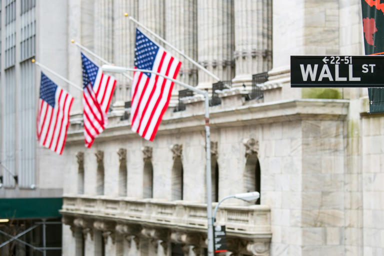 US midday market brief: Stocks near record highs as energy, macro data ...