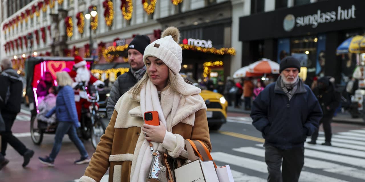 Even wealthy Americans are starting to worry more about their jobs