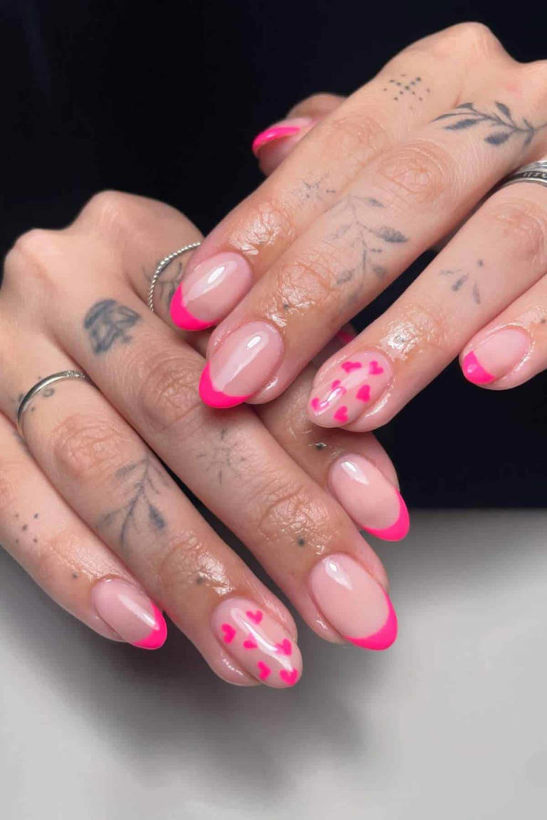 50 short Valentine’s nail ideas that look sweet and stylish