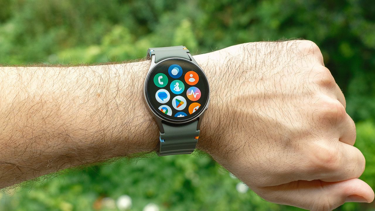 Just got an Android smartwatch? Install these 3 apps immediately