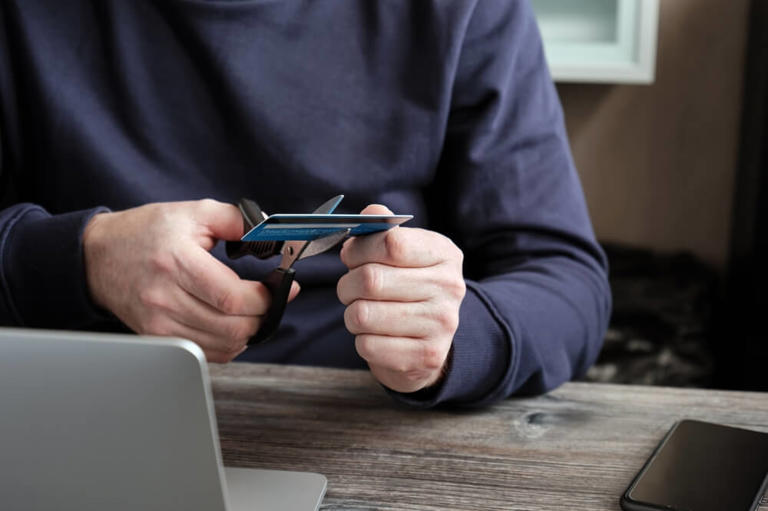 12 tips for paying off holiday debt if you’re already broke