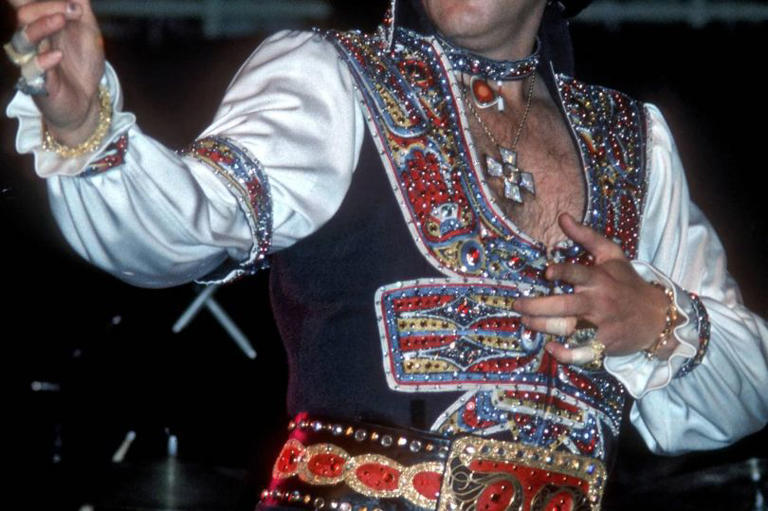 Elvis Presley riddled with constipation and 9,000 pills in gruesome death