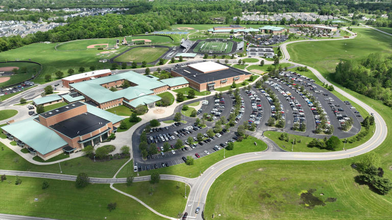 Pickerington schools to close online academy after this school year