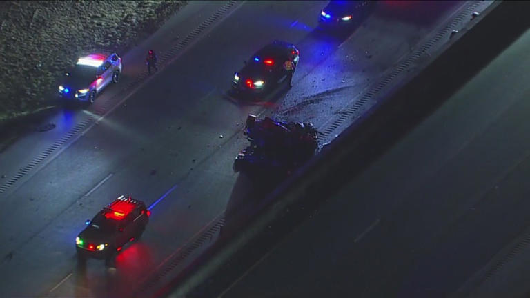 Deadly crash in Romeoville shuts down portion of I-55