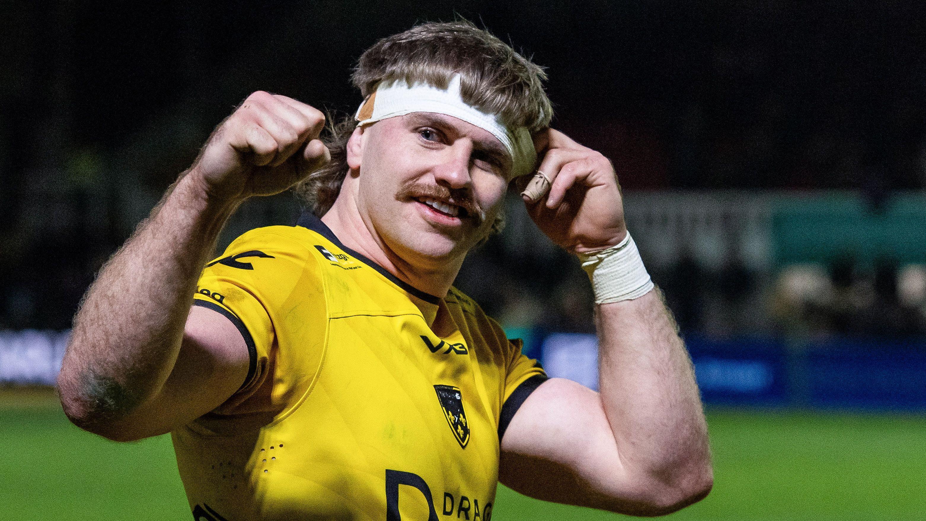 Wales' Wainwright to join Leicester from Dragons