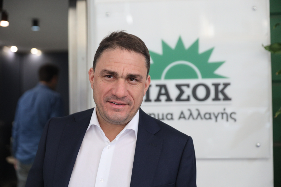 «Μόνο ο Καρατζαφέρης λείπει από την κυβέρνηση»!