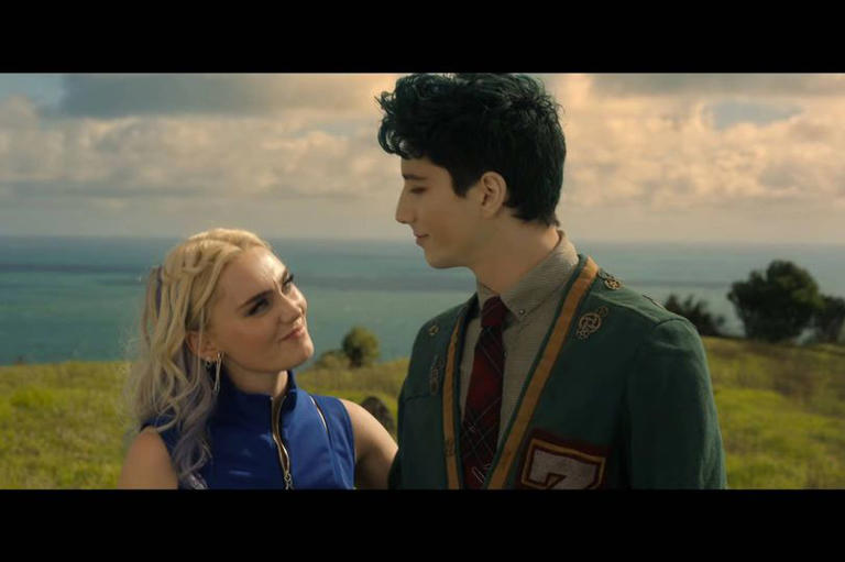 Meet Teagan Croft and Milo Manheim, the stars cast in Disney's Tangled ...