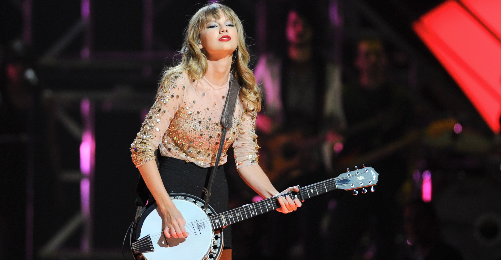Famous musicians who can play multiple instruments