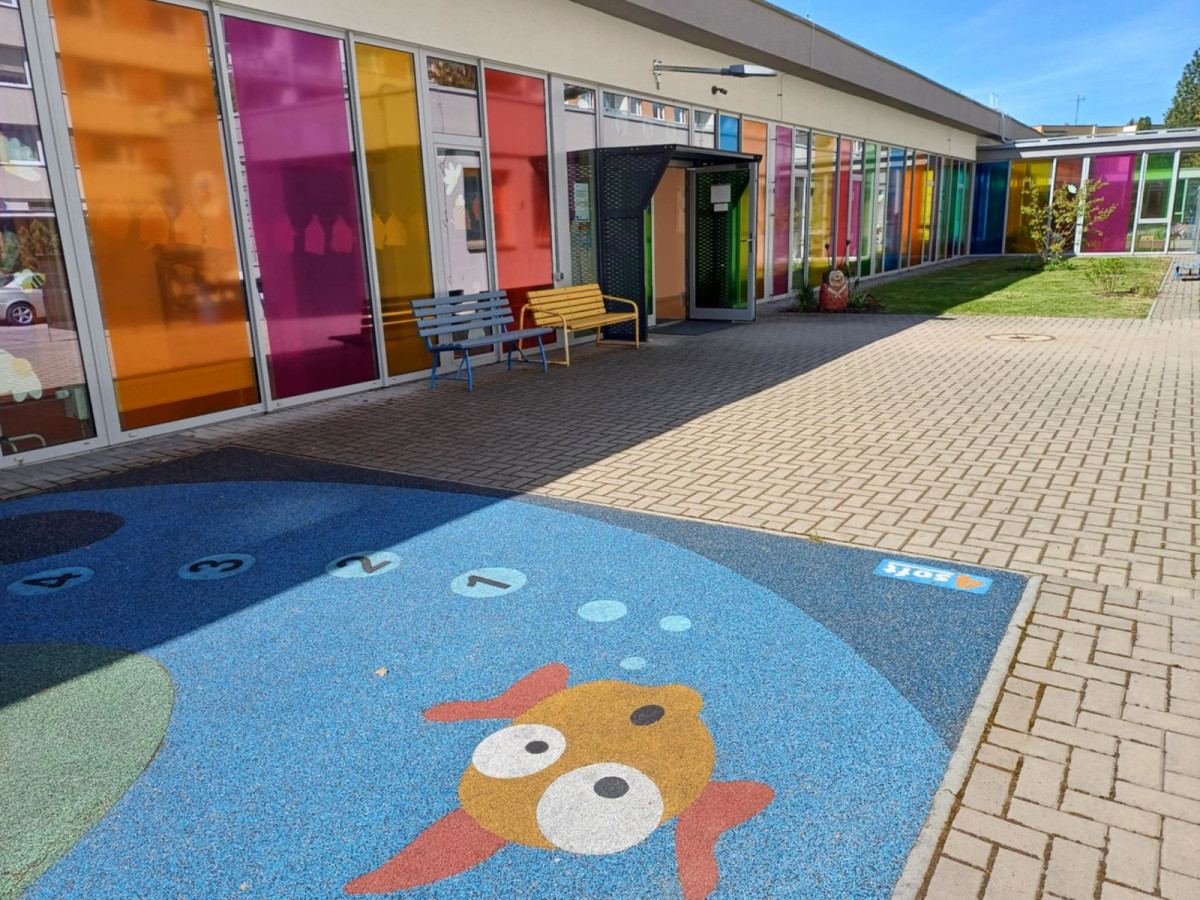 Dítě přišel do školky v Liberci vyzvednout cizí muž. Přestavil se jako ...