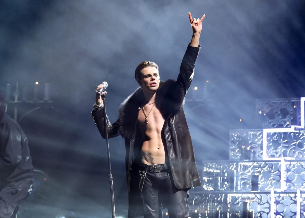 Yungblud goes behind the scenes of his Australia shows in new video