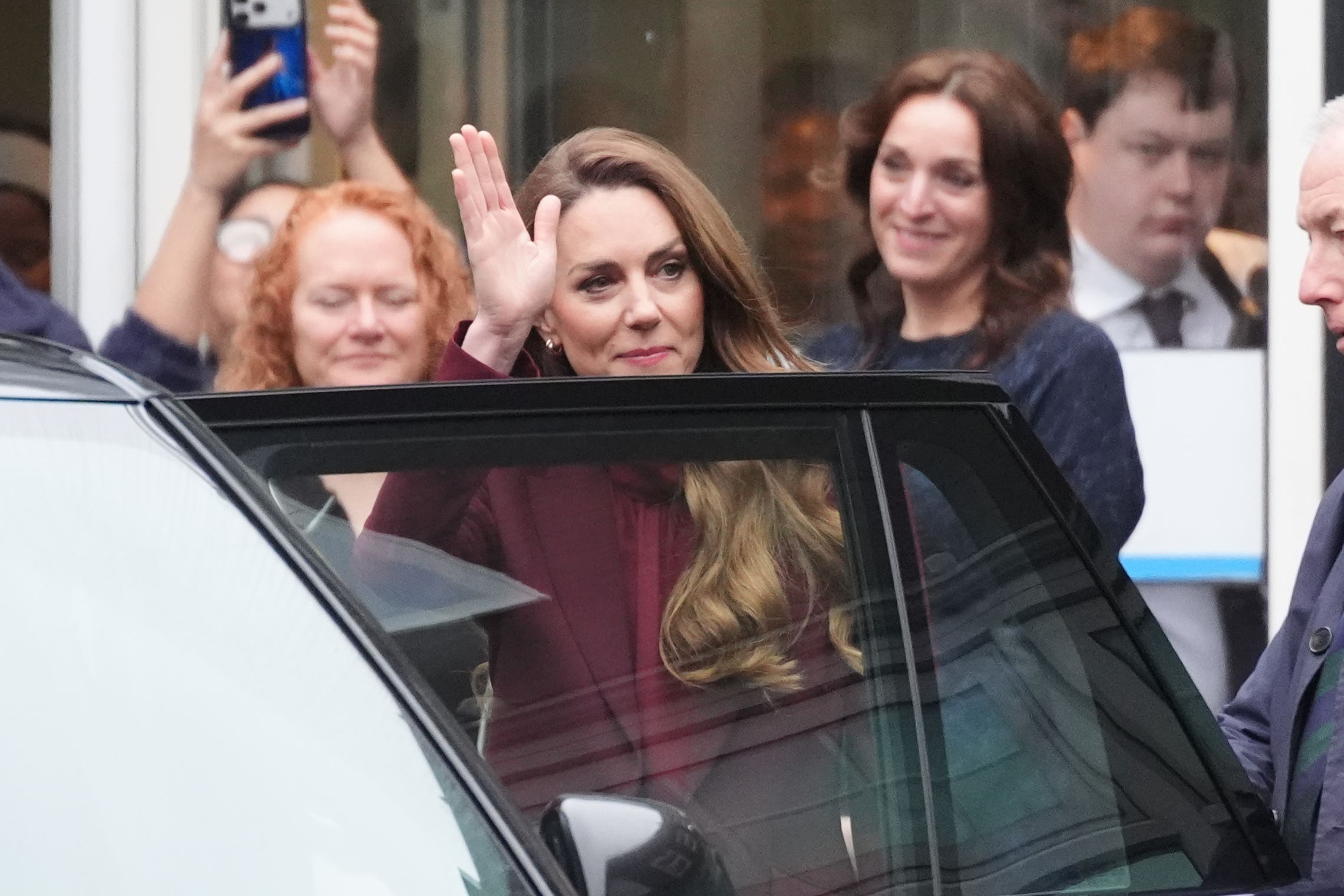 Kate makes surprise appearance with William at London hospital
