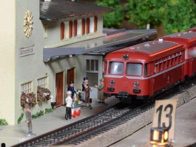 Eisenbahn-Magie in Gellershausen: Familie Vesper lässt Spielzeugträume ...