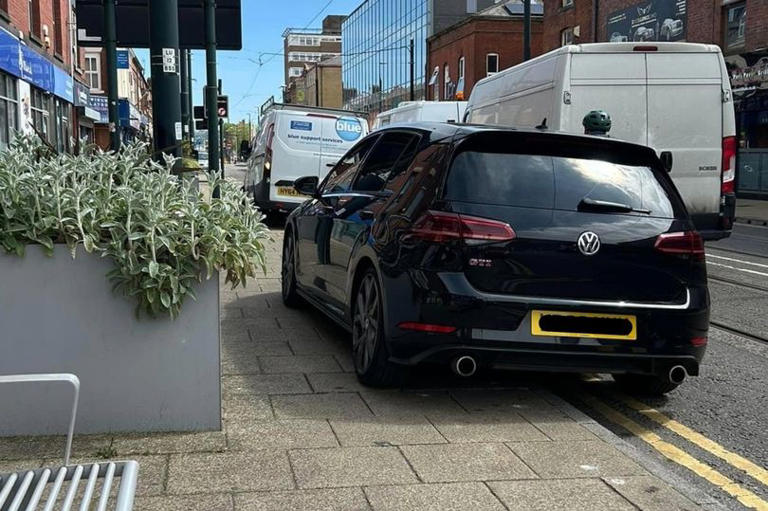 Government issues update on pavement parking problem affecting parents ...