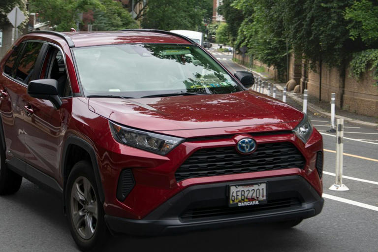 Toyota recalls Highlander, Highlander Hybrid over seat belt issue