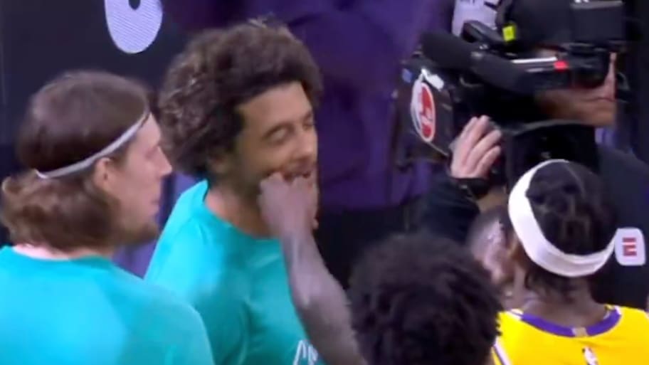 Jeremy Sochan had chill answer for why Jarred Vanderbilt stuck a finger ...