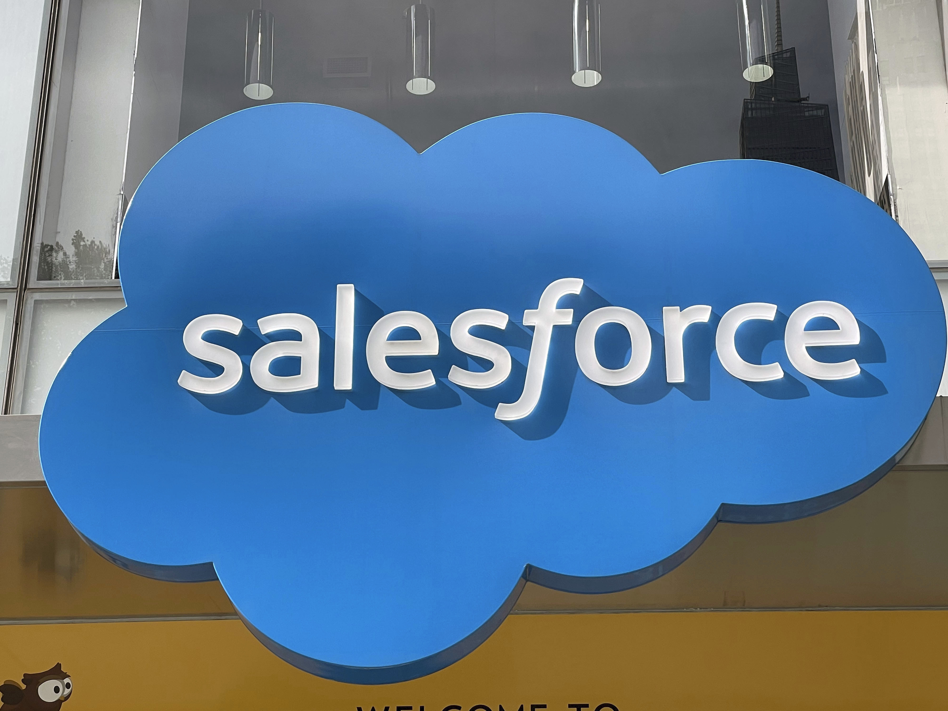 Salesforce announces new playbook to boost AI fluency in the workplace