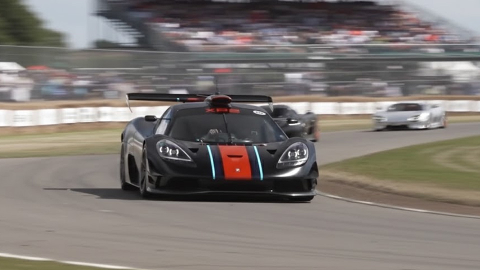 Gordon Murray T.50s flat out on track
