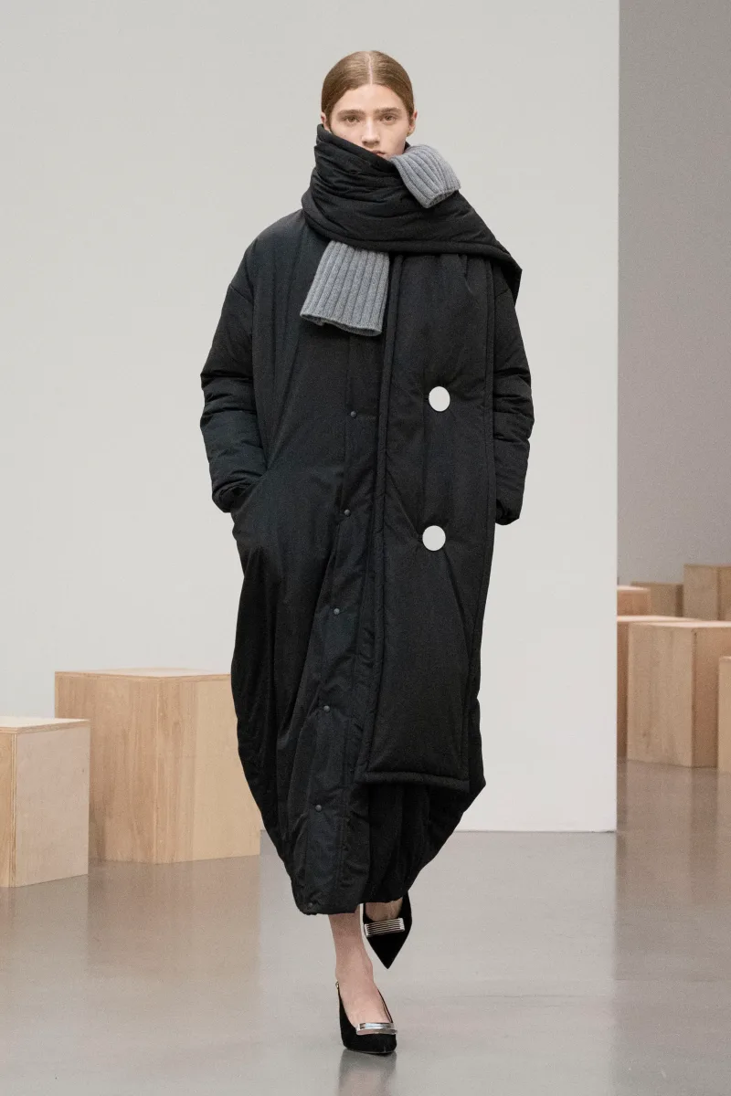 Μην αγοράσεις κασκόλ πριν δεις αυτά τα hot trends