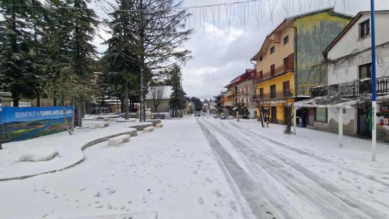 Freddo e neve in Calabria, a Camigliatello 38 centimetri di manto bianco