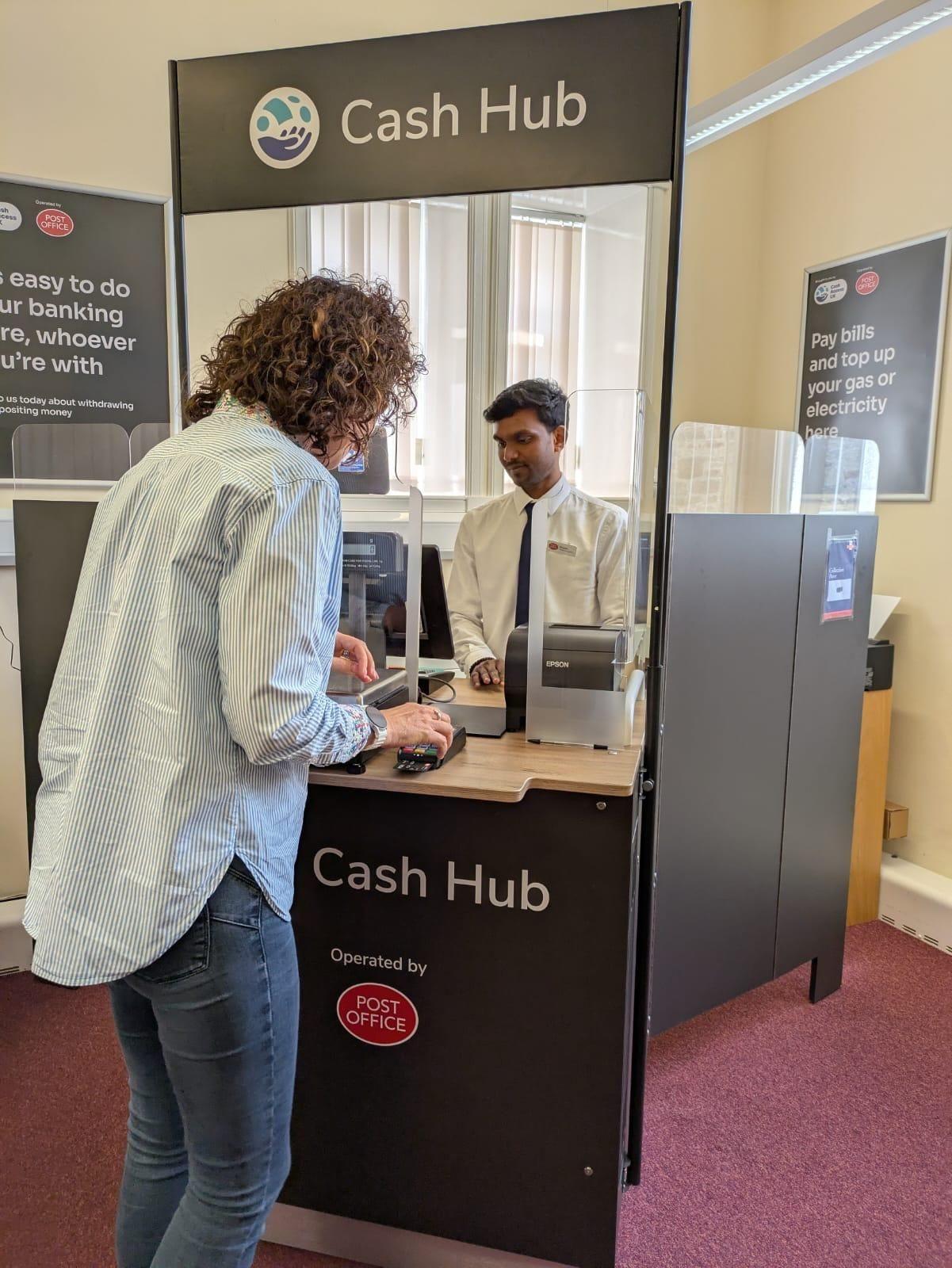 Wendy Chamberlain MP welcomes permanent Anstruther banking hub