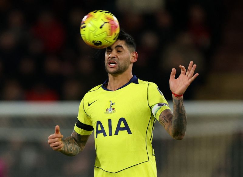 Soccer-romero aims dig at Tottenham hierarchy after defeat at Bournemouth