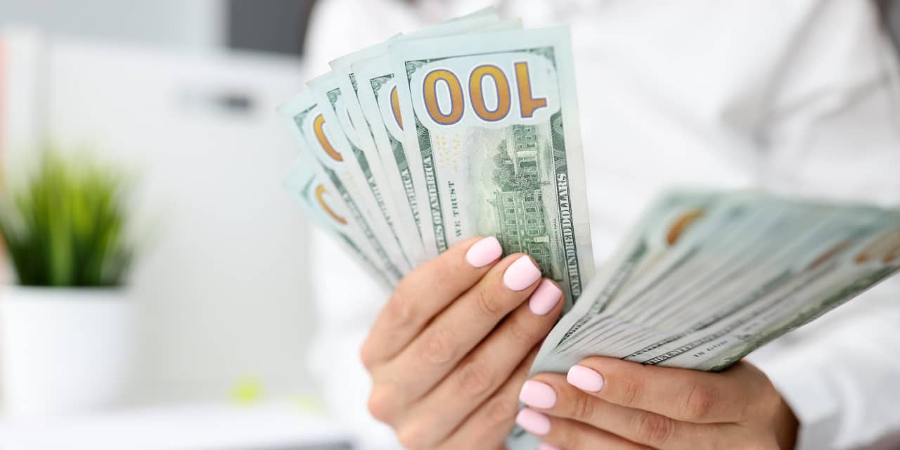 From the 100 envelope challenge to cash stuffing, 6 financial pros tell ...