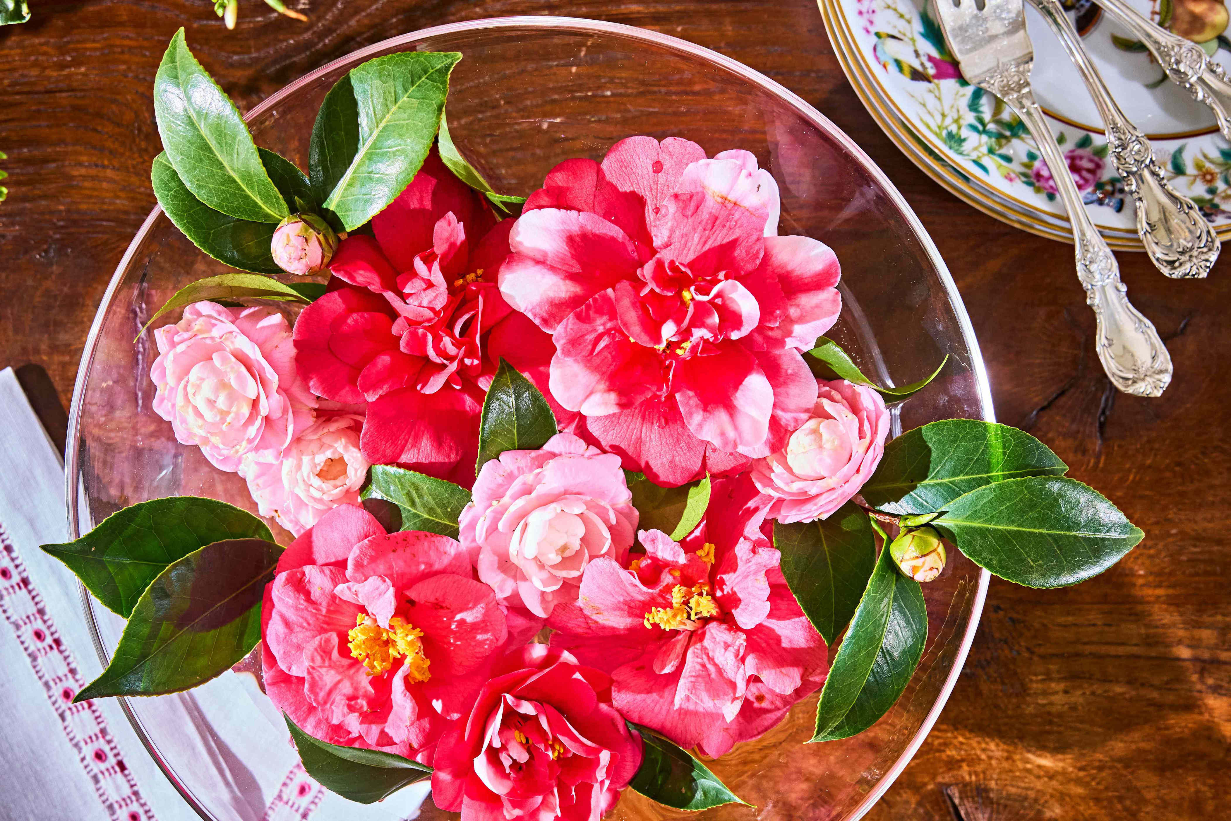 3 simple arrangements that'll instantly brighten up your home in January