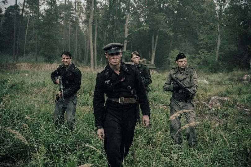 'Absolutely incredible' war movie that hooks viewers immediately ...