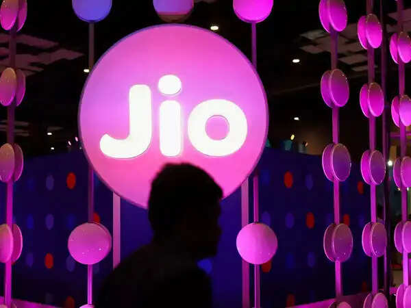 Mobile tariffs may go up by 15 pc in June, Jio IPO to boost sector ...