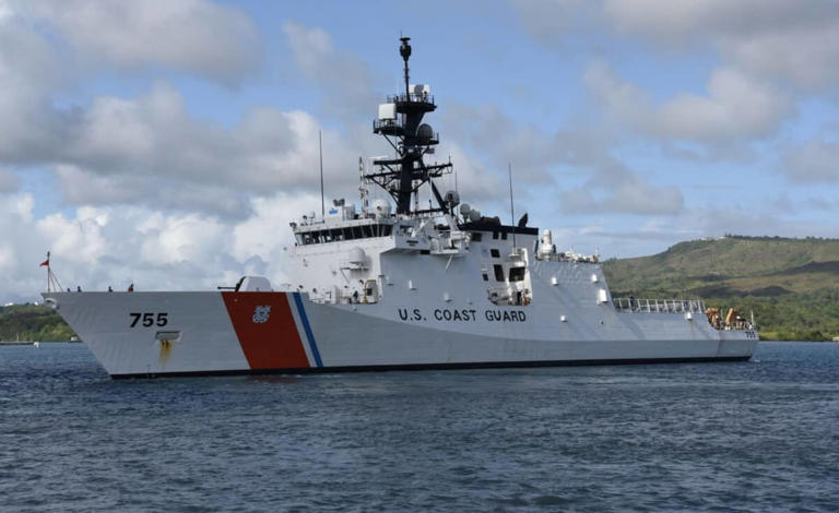 Alameda Coast Guard cutter ‘Munro’ assists in seizure of Venezuelan oil ...