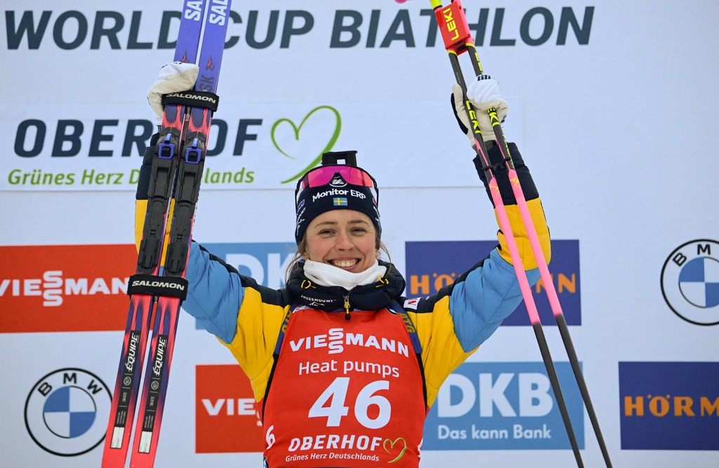 Elvira Öbergs OS-besked – överlägsen i Oberhof