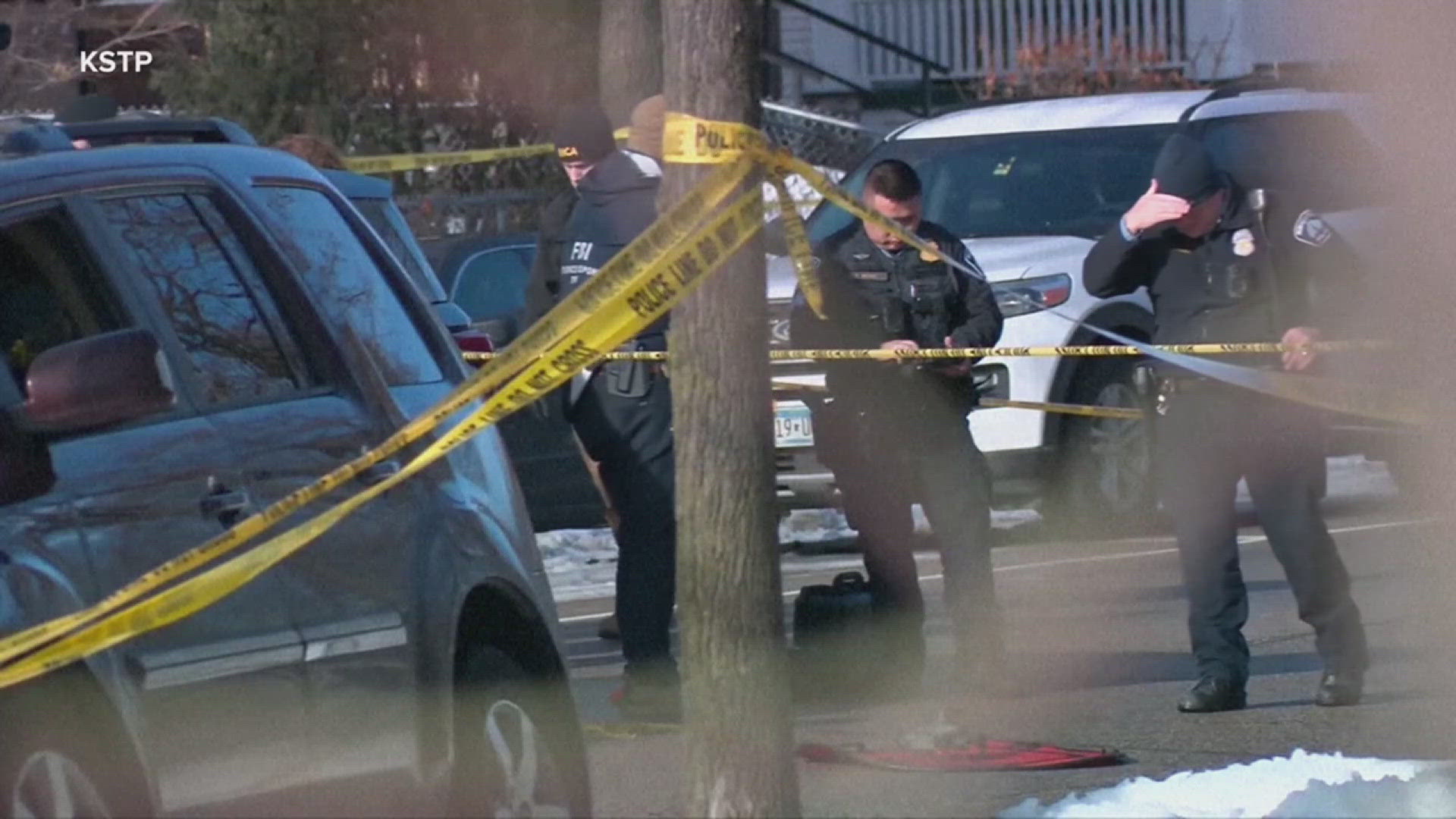 Thousands in Minnesota hold vigil for woman after ICE-related shooting