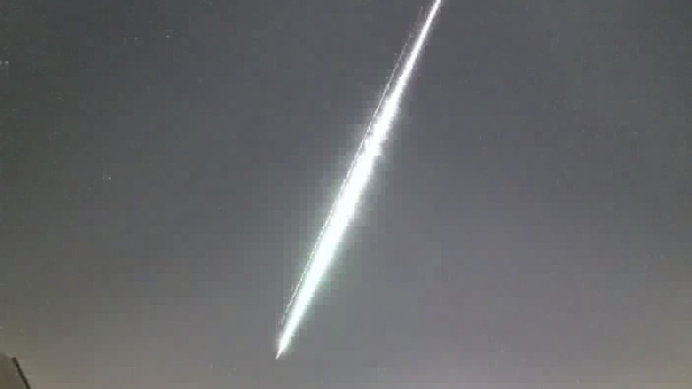Streaking fireball reported late New Year's Eve into New Year's Day in ...