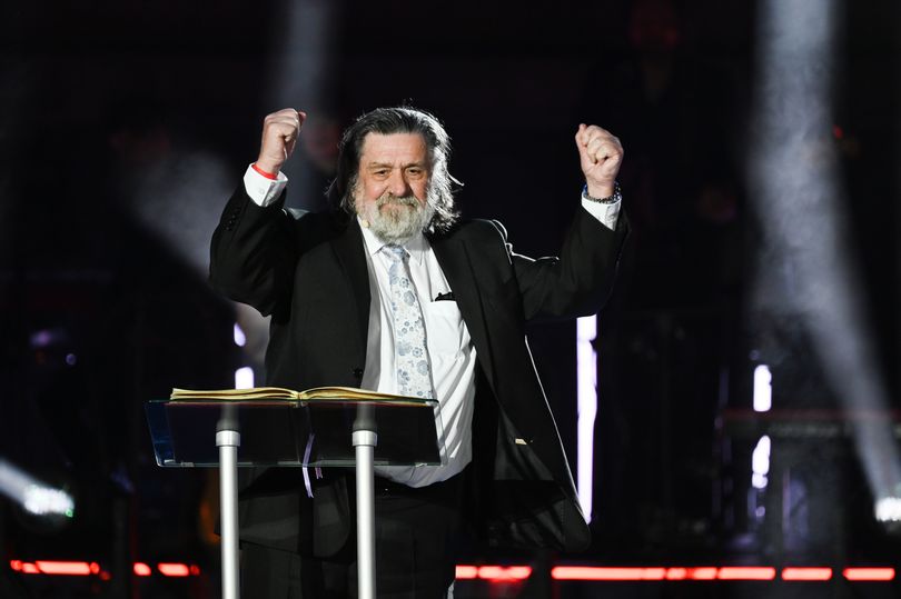 Royle Family actor, American folk star and trad legends lead Friday's ...