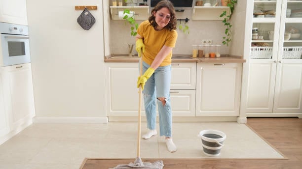 À quelle fréquence faut-il nettoyer les sols?