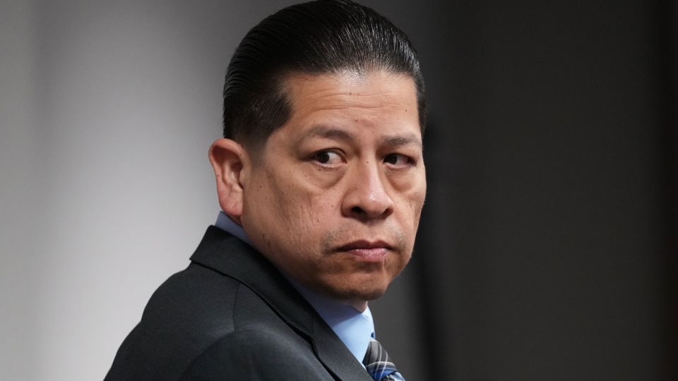 Jury hears 911 call from Robb Elementary as teacher urged children to ...