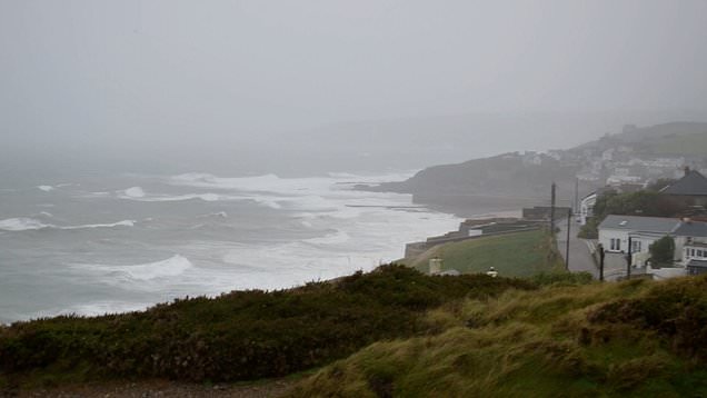 Storm Goretti hits Cornwall triggering red weather warning with ...