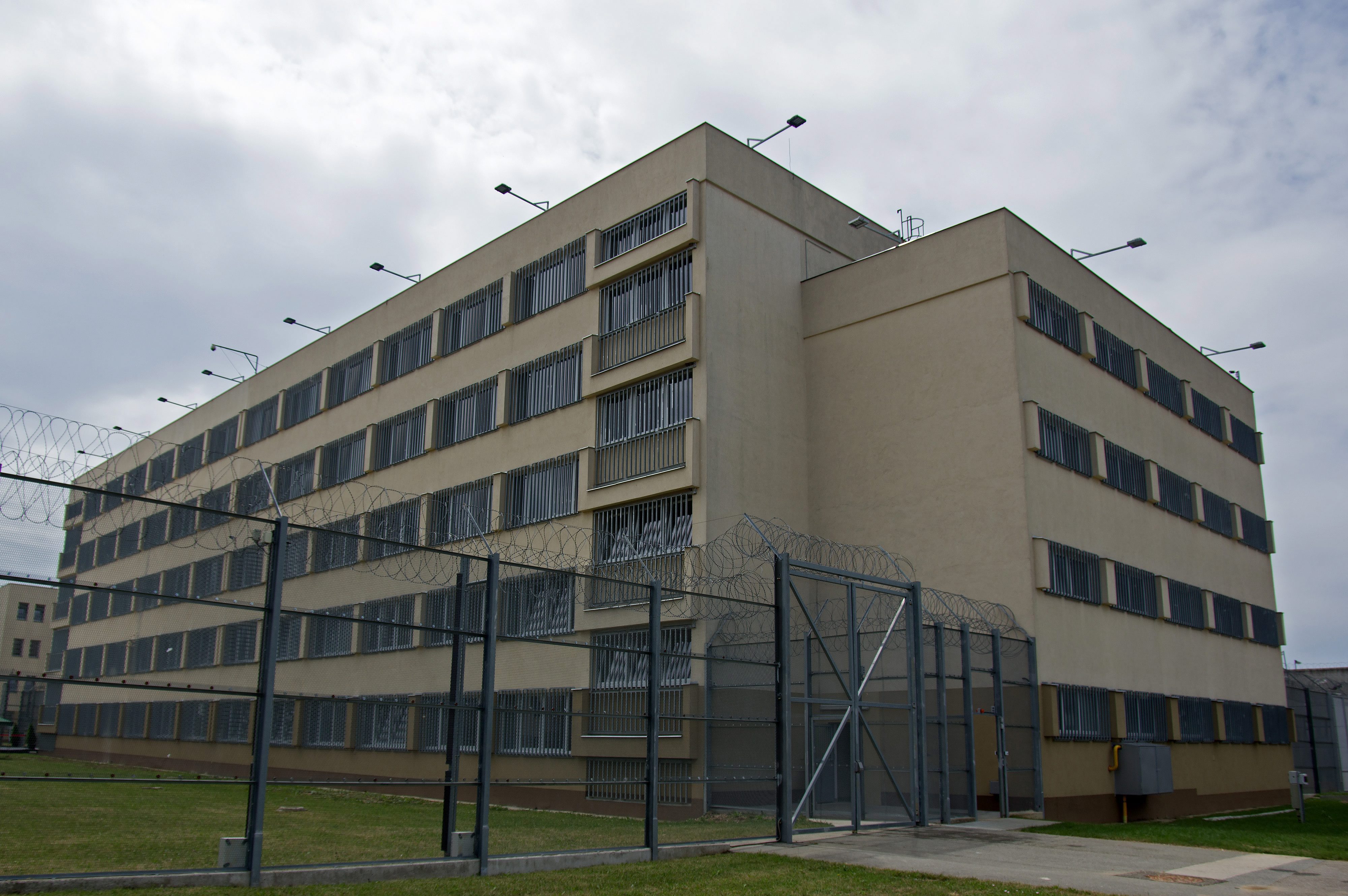 Telex: Azt hitték, besúgó, ezért halálra verte cellatársát két ...