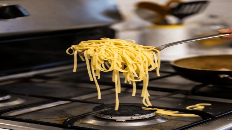 Stop microwaving your leftover pasta this simple stovetop trick makes ...