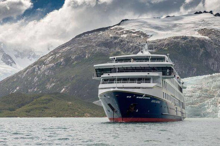 I've been on 50 cruises - you should never buy these five things on the ...