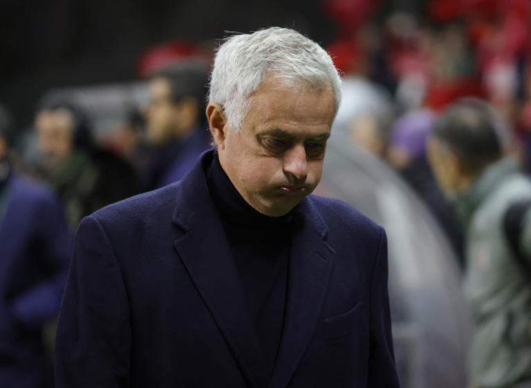 Mourinho makes Benfica players sleep at training ground after cup loss